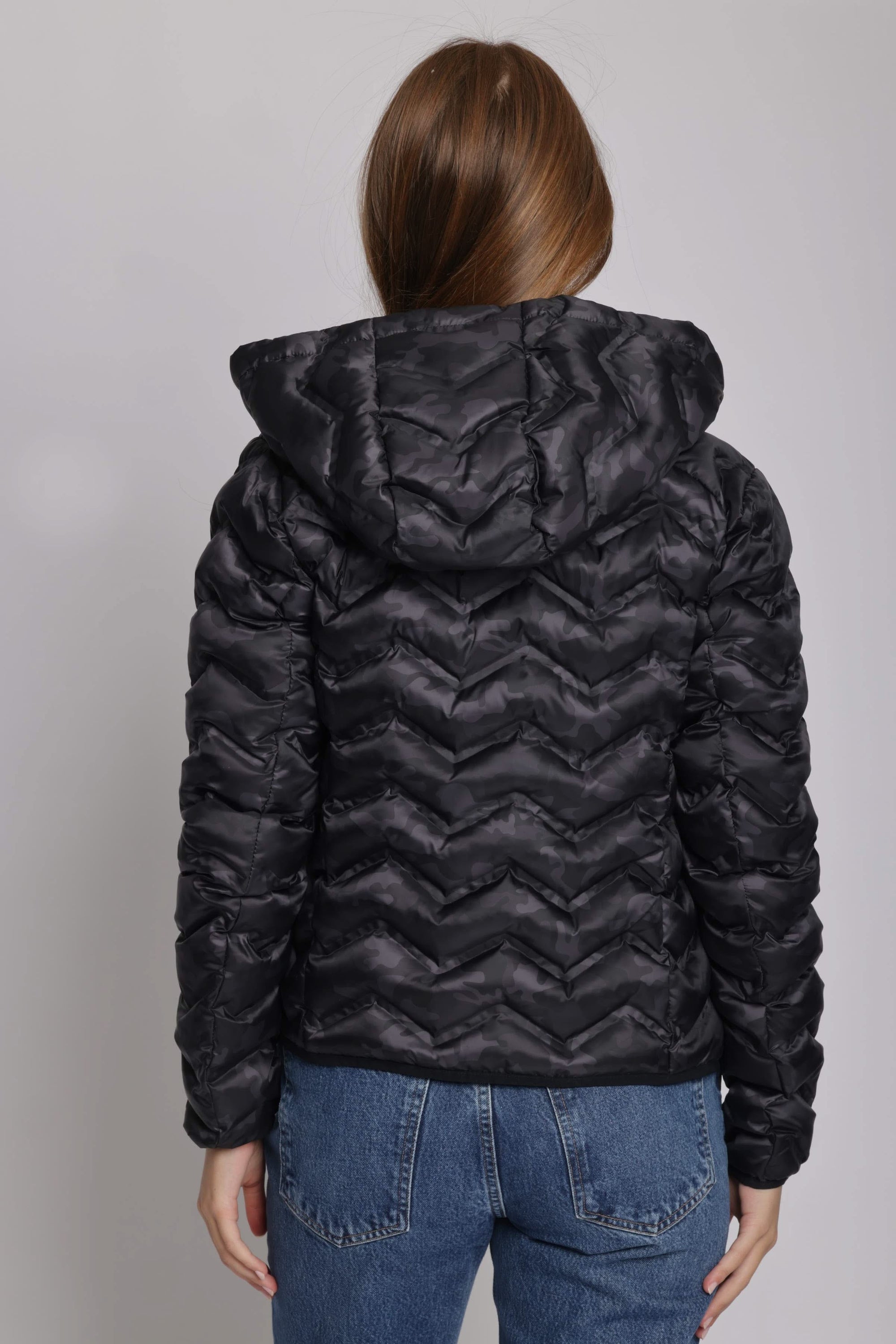 Women's packable puffer jacket in black camo | puffer jacket | Lazypants